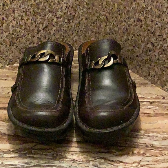 Naot | Shoes | Naot Brown Leather Mules With Metallic Rin | Poshmark